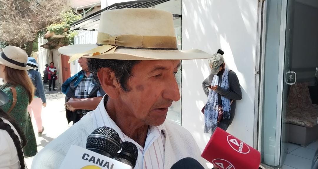 Comunarios de San Andrés protestan en afueras de las oficinas del INRA ...