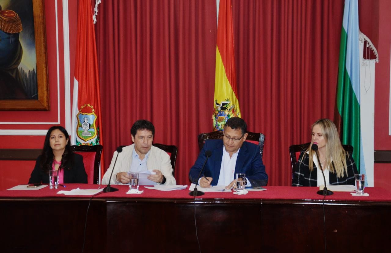 Entre el FNDR y la Gobernación firmaron contrato de préstamo para ...