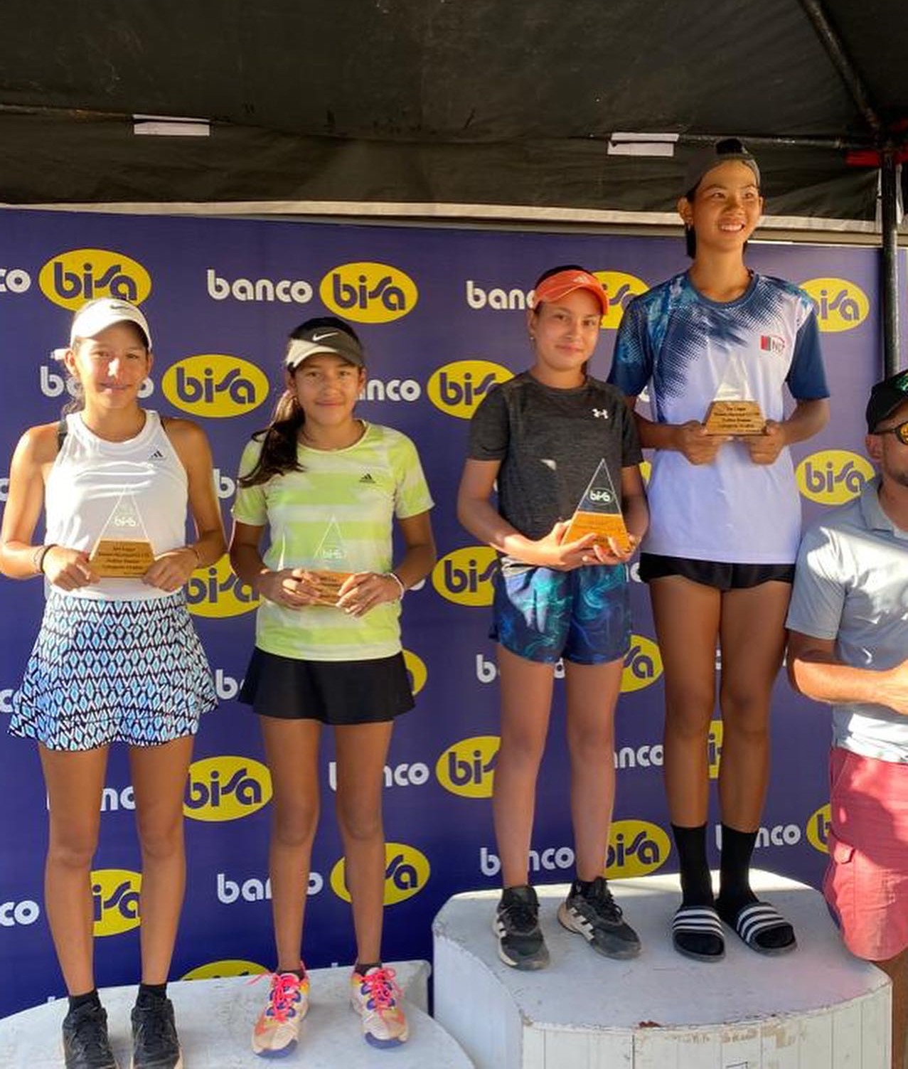 Carolina Vaca campeona en singles 14 años - Noticias El Periódico Tarija