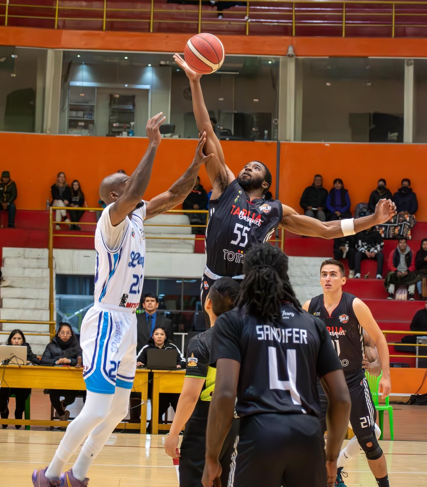 Tarija Básquet visita el «Julio Botello Viterito» y jugará con Básquet ...