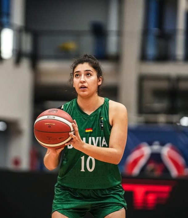 Tarijeña Estefanía Coronado Paz decidió jugará en Tarija Básquet ...
