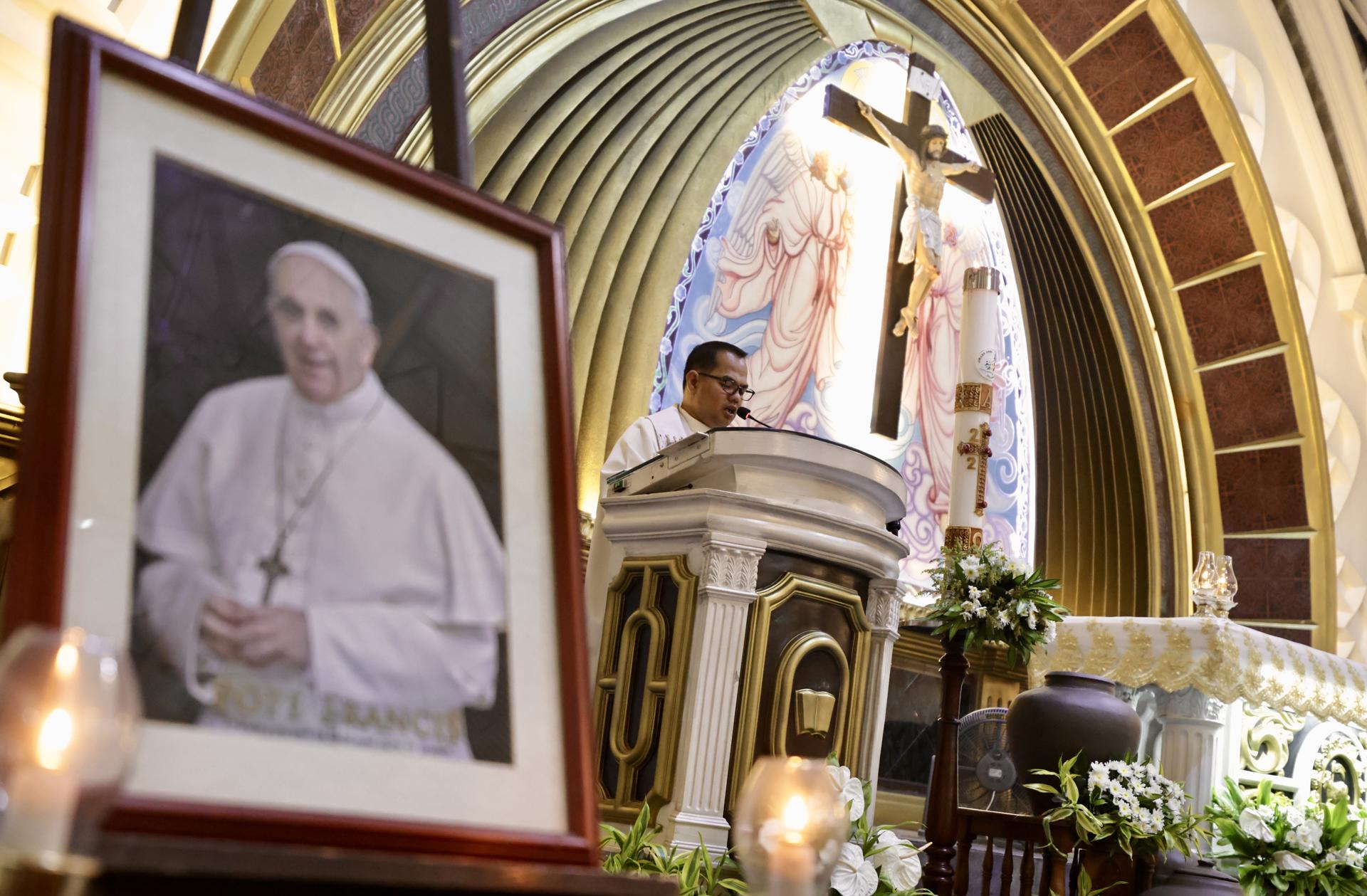 Papa Francisco, 38 días de hospital, dado de alta y muerte tras los ...